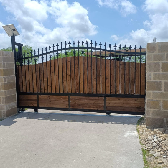 Custom Gate Design Dallas, TX | 10% Off For Senior Citizens